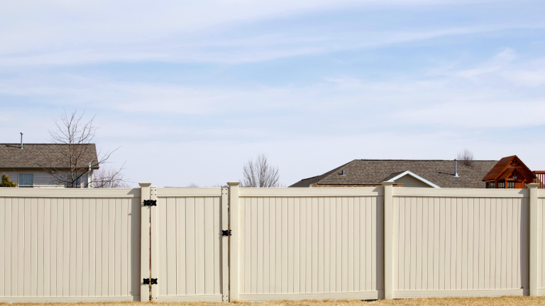 Harness the Wind: How to Use Fences as Effective Windbreaks in Your ...